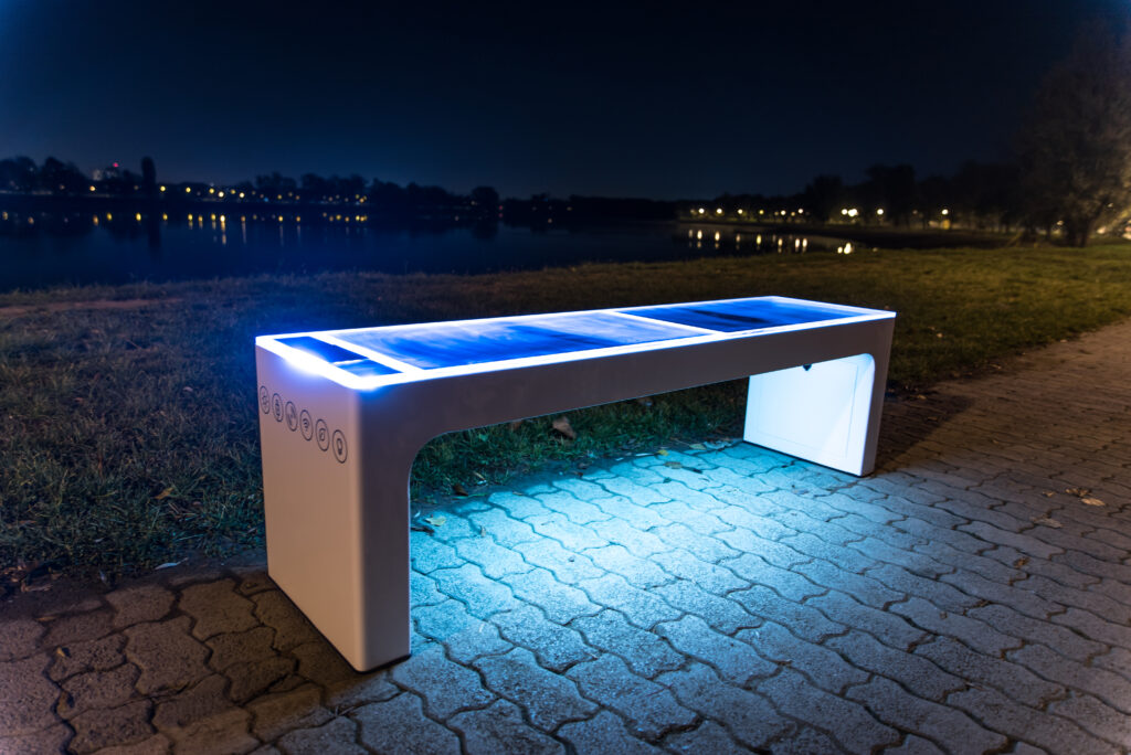 The Rise of Digital Benches: What Makes Them Smart?