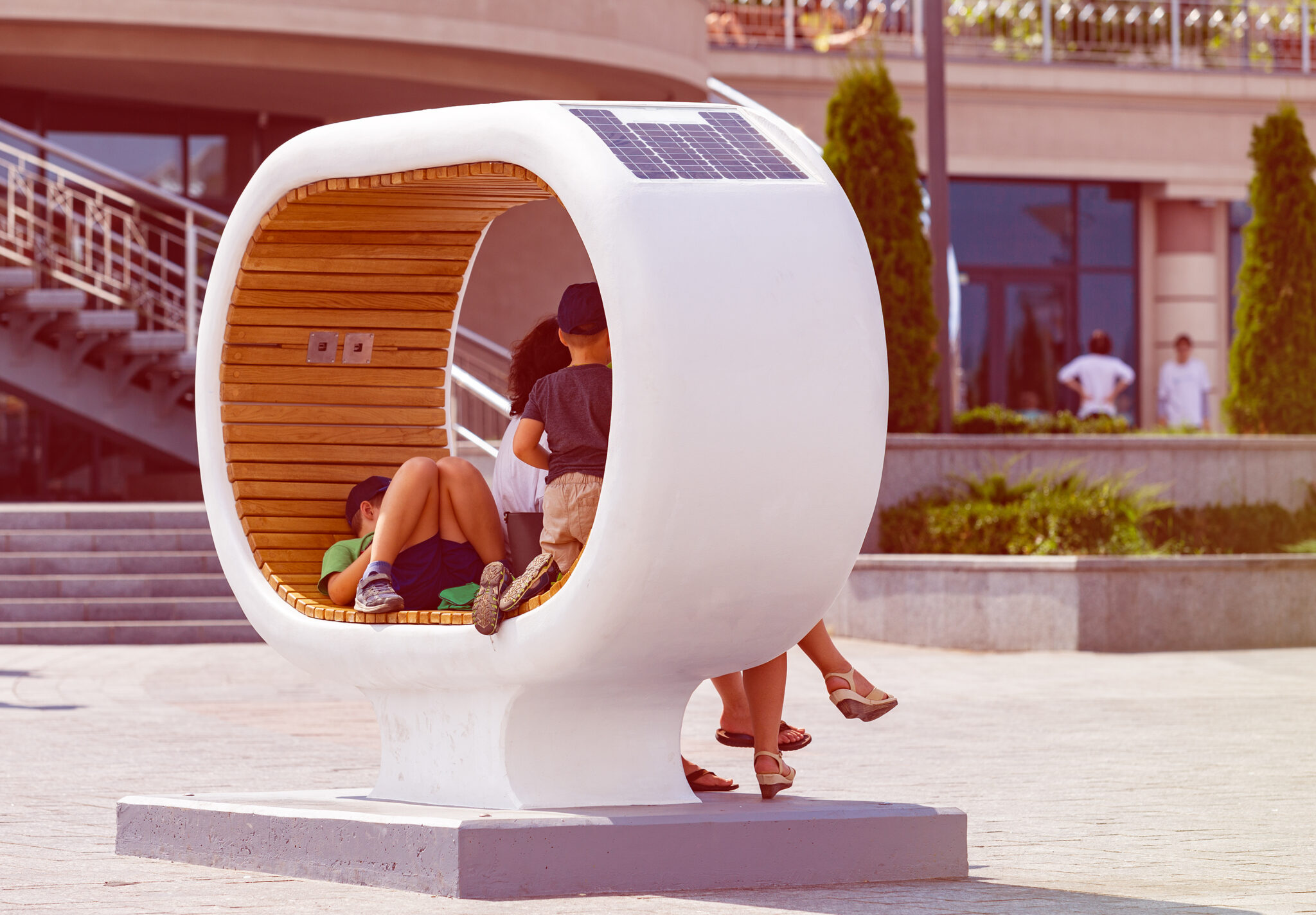 The Rise of Digital Benches: What Makes Them Smart?